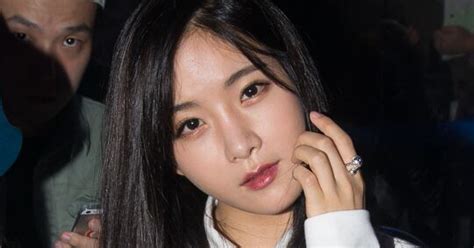 포토 레인보우 조현영 알렉스 사로잡은 섹시 눈빛~