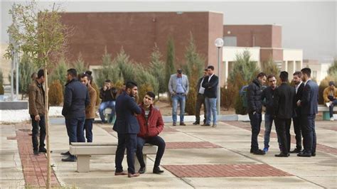 مامۆستایەکی زانکۆی راپەڕین لە ناوەندەکانی خوێندن سنورەکە رێژەی کوڕ کەمیکردووە