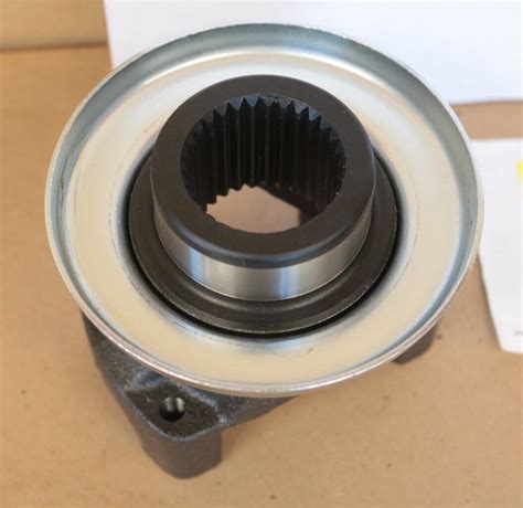 1973 1996 Gm 14 Bolt 105 Pinion Yoke 1350 Series K20 K30 2500 3500