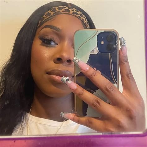 Simone Li Itss Simone Threads Say More