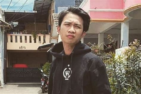 Profil Dan Biodata Katak Bhizer Legenda Tawuran Smk Bhipuri Serpong Yang Ternyata Penyayang Ibu