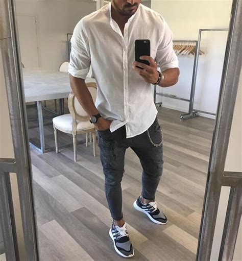 How To Take Good Selfies For Guys Look Good On Male Selfies Retouchme