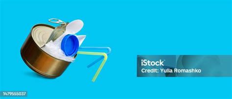 환경 오염 파란색 배경에 물고기 대신 쓰레기가있는 열린 캔 바다와 담수의 오염 기치 공간을 복사합니다 물고기에 대한 스톡 사진 및 기타 이미지 Istock