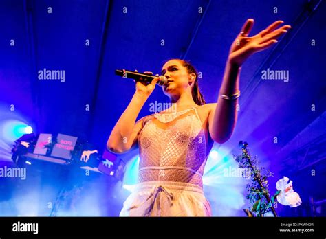Sofi Tukker Banque De Photographies Et Dimages à Haute Résolution Alamy