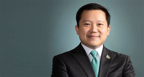 ฐาปน สิริวัฒนภักดี Hello Magazine Thailand