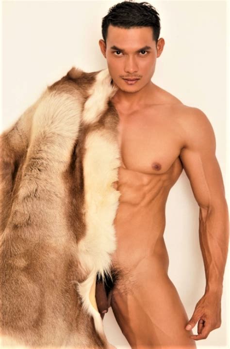 Asian Nice Guy Naked Bodybuilder