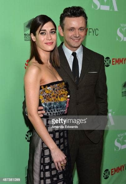 Actress Lizzy Caplan And Actor Michael Sheen Arrive At Showtimes News Photo Getty Images