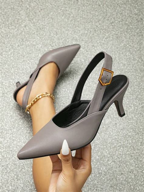 Minimalistische Slingback Pumps Mit Spitzem Zehenbereich Und Stiletto