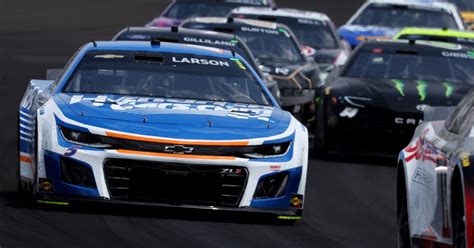 Nascar Fans Furious With Controversial Finish Kyle Larson Double Overtime Win At Indy