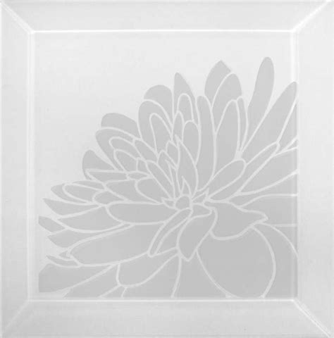 Delphi Studio Dahlia Engraved Bevel Glass