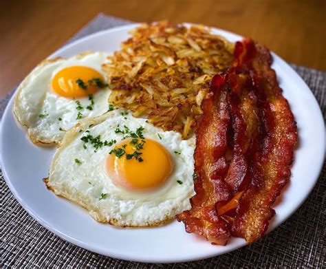 Delicious Bacon Egg And Hash Browns Breakfast