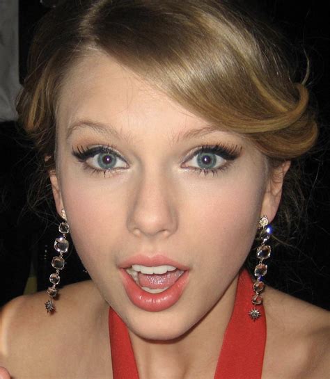 Taylors Face While She Watches Me Suck Off A Bi Bud For Her Scrolller