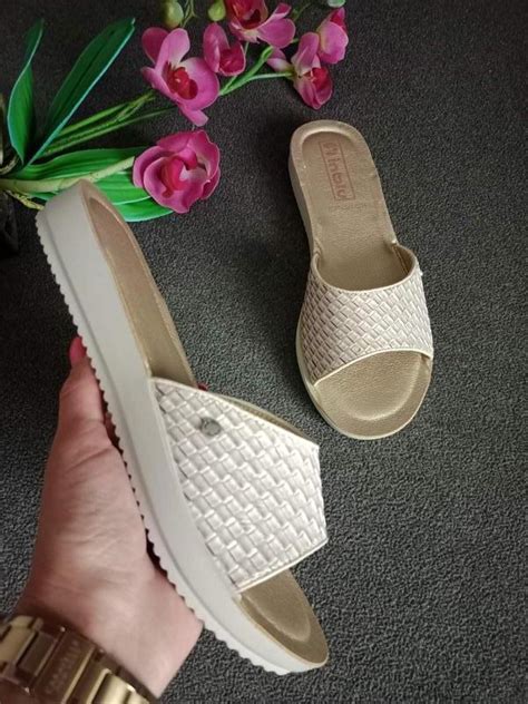 Легкі гарненькі шльопанці Inblu — ціна 400 грн у каталозі Шльопанці Купити жіночі речі за