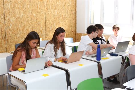 Unraveling The World Of Electromagnetism The Global College