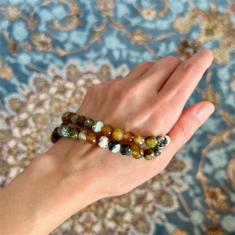 Mojgan دست ها و حسرت ها گاهی حسرت می خورم که چرا عکس های بهتری از