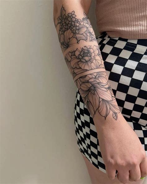 Tatuaje en brazo para mujer Tatuaje brazo flores Tatuaje de dragón para mujeres Tatuaje