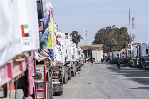 ສັນ ຍາ ຢຸດ ຍິງ ມີ ຜົນ ບັງ ຄັບ ໃຊ້ ລົດ ບັນ ທຸກ ເຄື່ອງ ຊ່ວຍ ເຫຼືອ ໄດ້ ເຂົ້າ ສູ່ ເຂດ ກາ ຊາຜ່ານ ສອງ