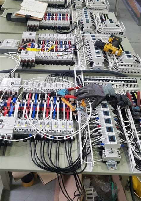 마그네틱 배선 분전반 작업옥내 노출함 작업현장분전반 분전함 스텐함 기성함 수배전반 전기 분전반제작 수배전반제작 전기분전함