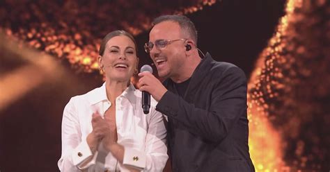 Gigi E Vanessa Insieme Gigi Dalessio Canta Non Mollare Mai Video