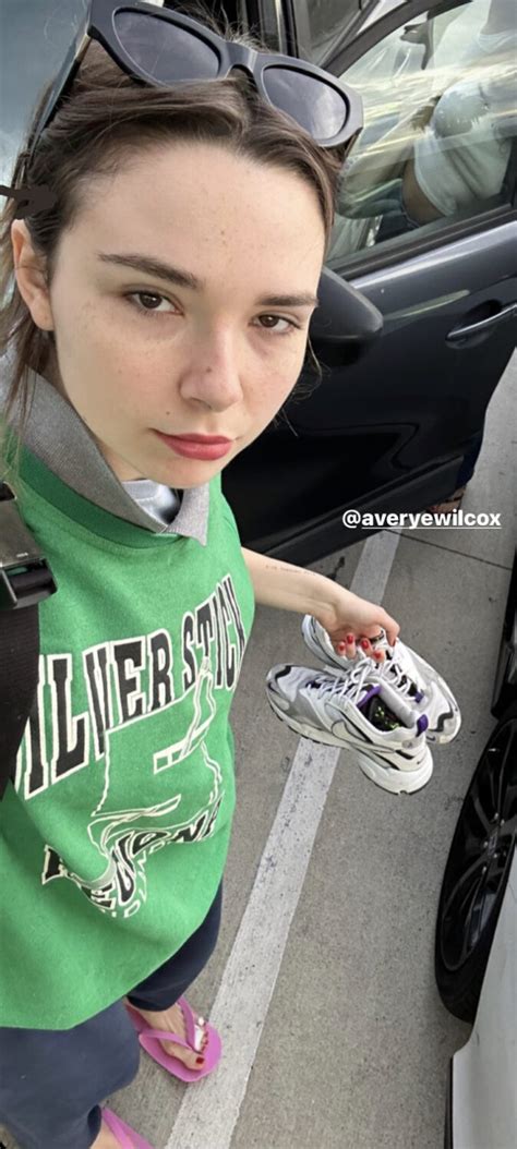 Lydia Night Feet