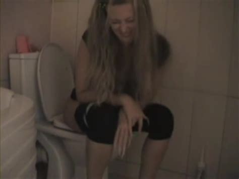 Toilet Fart Girl Has Diarrhea Farts Thisvid Com