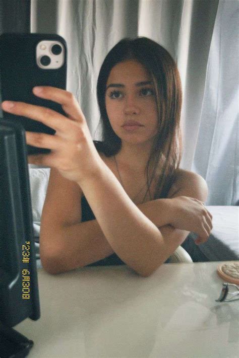 Pretty Brunette Selfie Brunette Selfie Aesthetic Selfie Snap Selfie
