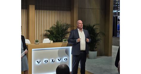 Volvos New Tech Slashes Unplanned Stops 24 Commercial Carrier Journal