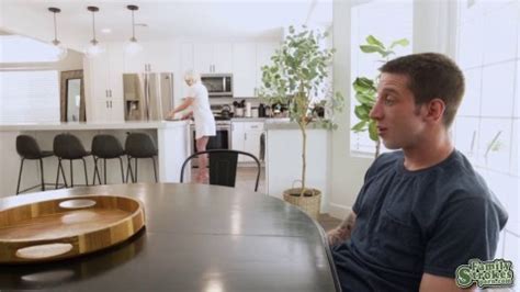 Charli Phoenix Suck Codey Carter S Irresistible Cock VampBambi