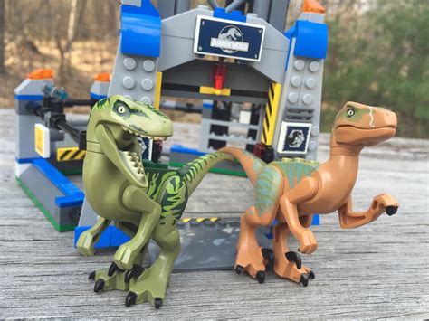 Lego Jurassic World Raptor Escape Review And Photos 75920 Bricks And Bloks