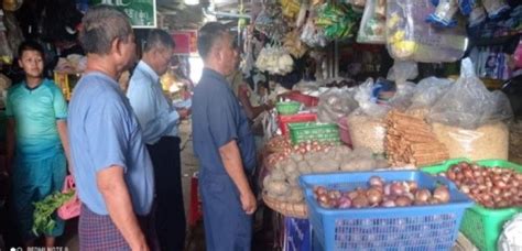 ဒလမြို့နယ် ကမာကဆစ်စည်ပင်သာယာဈေးအတွင်း အပြင်ရှိ ဆပ်ပြာမှုန့်အမျိုးမျိုးရောင်းချ နေသောဆိုင်များအား