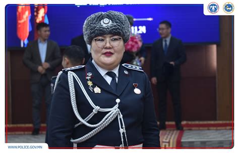 Цагдаагийн хурандаа цолыг таван эмэгтэй алба хаагчид олгожээ Hunnu Mn