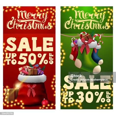 선물과 크리스마스 스타킹산타클로스 가방이 있는 크리스마스 할인 배너 2개 빨간색 및 녹색 수직 할인 배너 크리스마스 양말에 대한 스톡 벡터 아트 및 기타 이미지 Istock