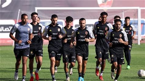 الأهلي يواصل استعداداته لمواجهة فاركو في الدوري الممتاز