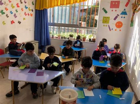 دبستان غیردولتی پیشگامان