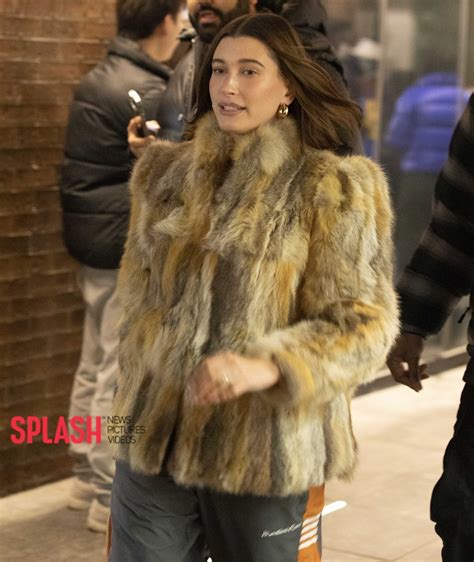 저스틴 비버♥헤일리 부부 멀리서 봐도 눈에 띌 엄청난 패션 [n해외연예] 네이트 연예