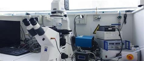 Microfluidics Et Chemoinformatics Complementary Approaches To Access Thermal Conductivity