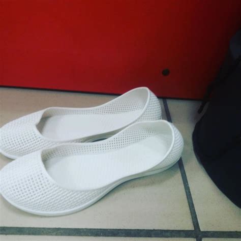 Тапки силікон білі — ціна 250 грн у каталозі Аквашузи Купити жіночі речі за доступною ціною на