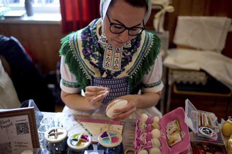 Egg Decorating As Art Heres How The Lusatian Serbs Prepare For Easter En