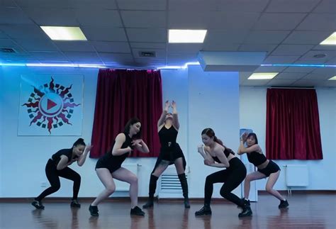 Онлайн Бүжгийн Сургалт 21нд Сүүлийн Sun Dance Company