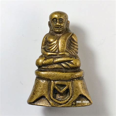 หลวงพ่อเงิน ฐานสูง