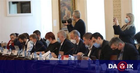 Бюджетна комисия прие бюджета на ДОО за 2022 г на първо четене България Dariknews Bg