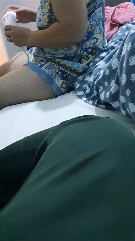 배다른 아들 앞에서 젖탱이로 벌거벗은 새엄마 xHamster
