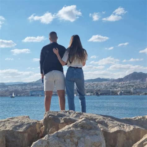 Save GIF Save Discover Share GIFs