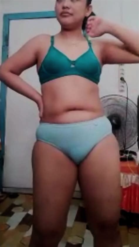 Tante Sange Goyang Hot