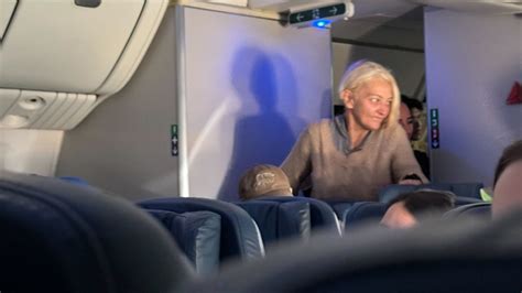 Svetlana Dali Sans Ticket Russian Woman Spends New York Paris Delta Flight In Toilets Fbi