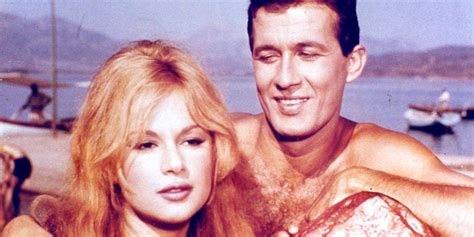 Αλίκη Βουγιουκλάκη και Δημήτρης Παπαμιχαήλ στην Ανάσταση τη δεκαετία του ‘70 Κομψοί με φινέτσα