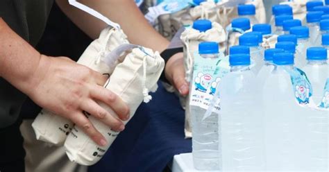 생수·음료 페트병 앞으로 재생원료 10 까지 사용해야