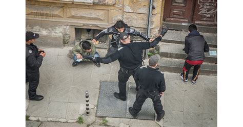 Три деца бежанци са починали у нас за година застреляно удавено и измръзнало в гора