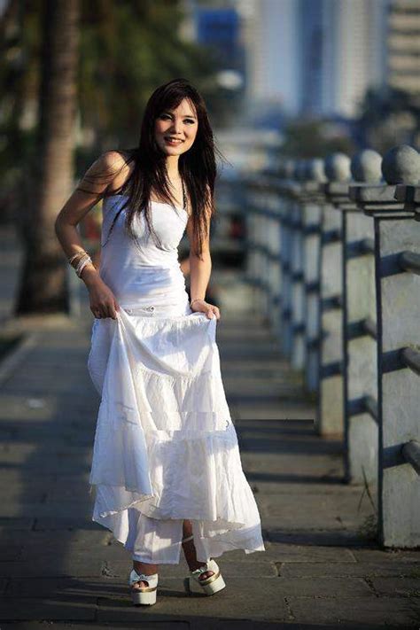 Model Abg Indonesia ~ Chn