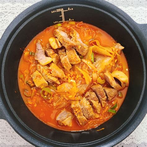 돼지고기 김치찜 레시피 압력솥 돼지고기 목살 묵은지 김치찜